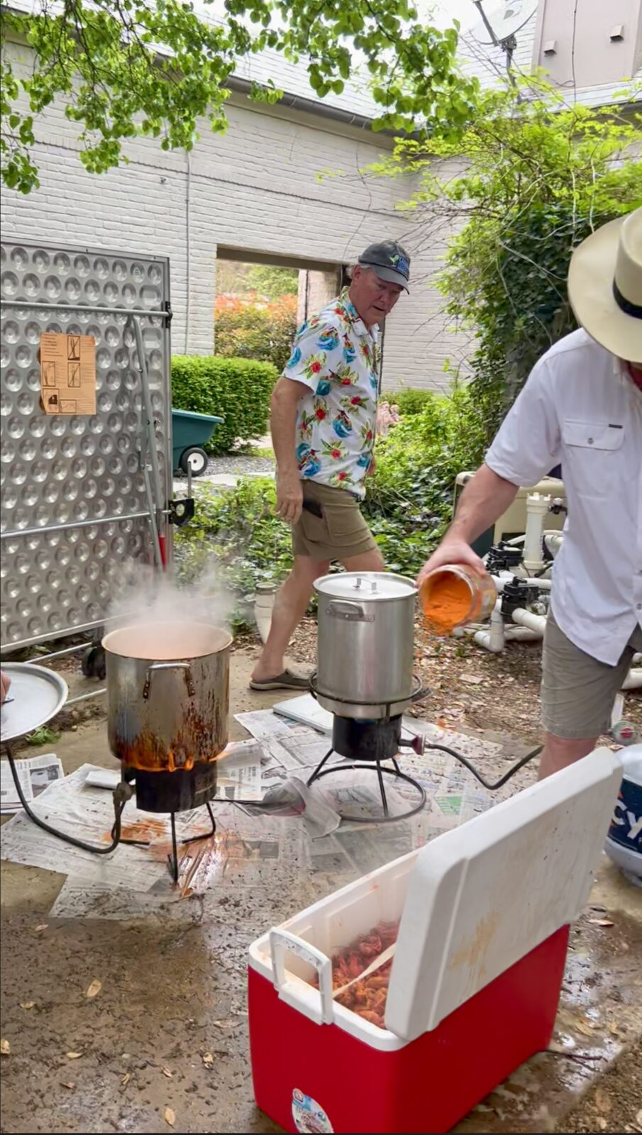 The Ultimate Crawfish Boil: How to Host a Backyard Bash - langstonliving.com